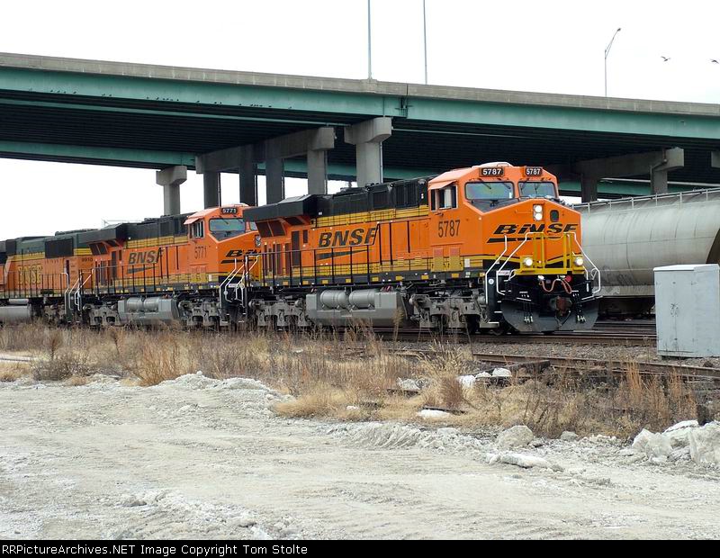 BNSF 5787